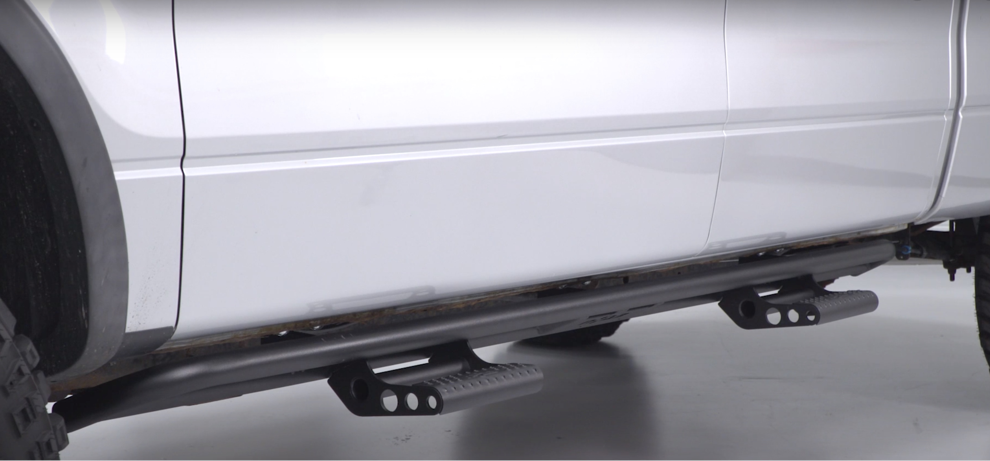 Removable Steps.jpg | The Grenadier Forum